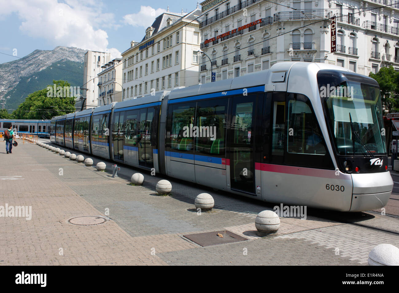Streetcar, city center of Grenoble, neighborhood of the train station ...