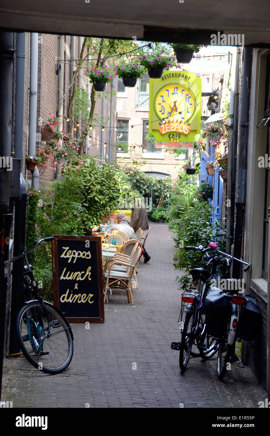 Back cafe hi-res stock photography and images - Alamy