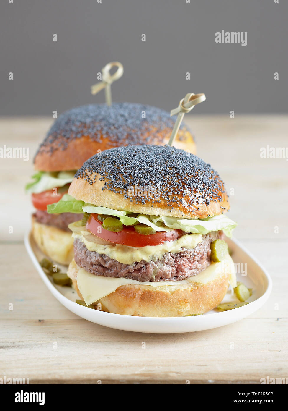Poppyseed burger hi-res stock photography and images - Alamy