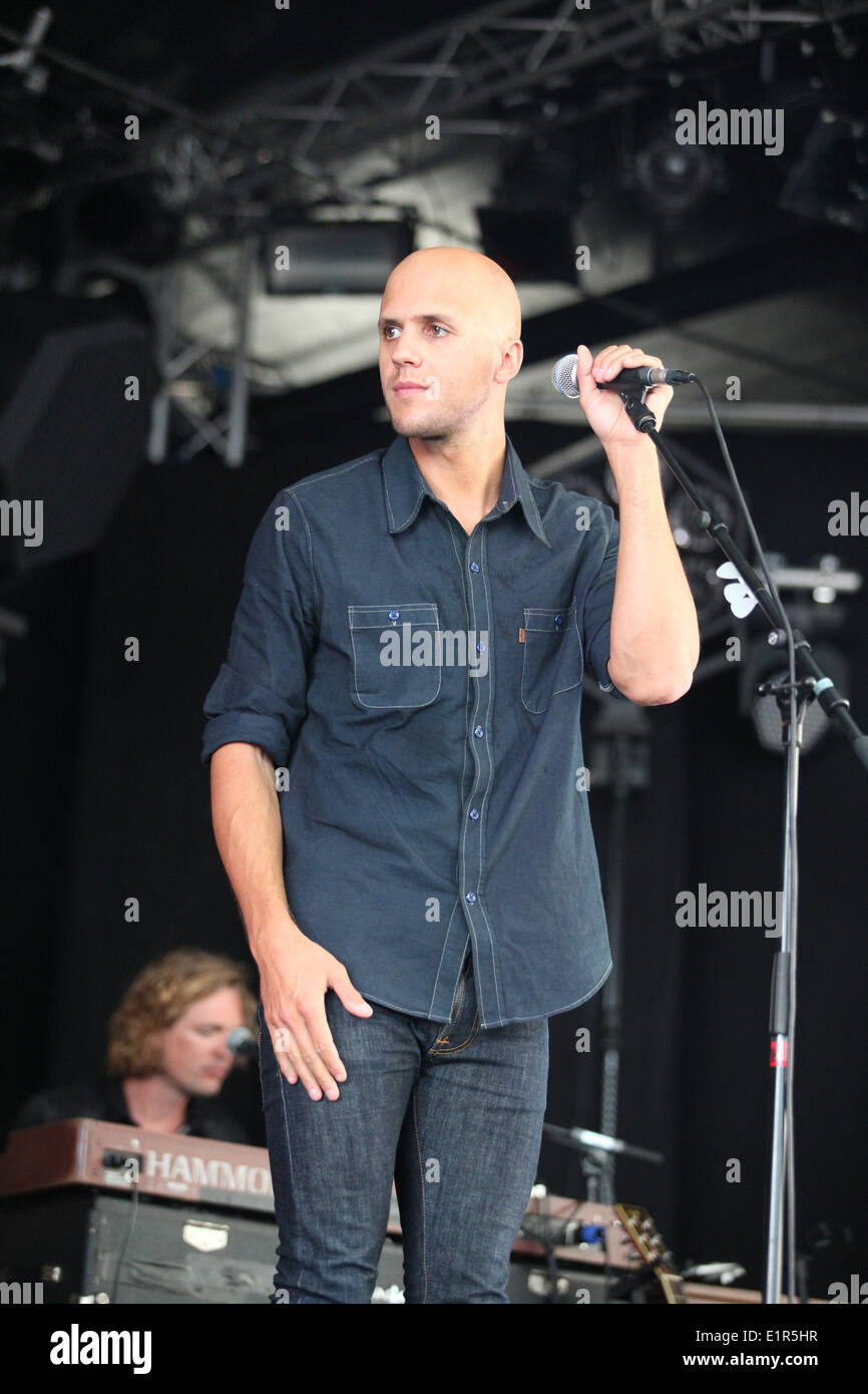 Belgian Singer Milos performs at a concert during the Gerry Weber Open ...
