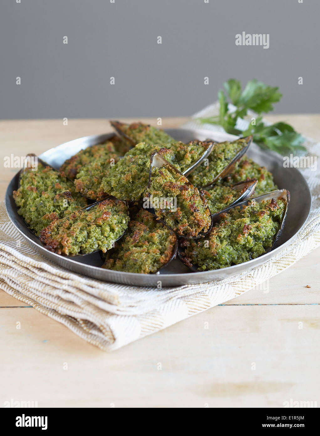 Mussels gratin gratin seafood hi-res stock photography and images - Alamy