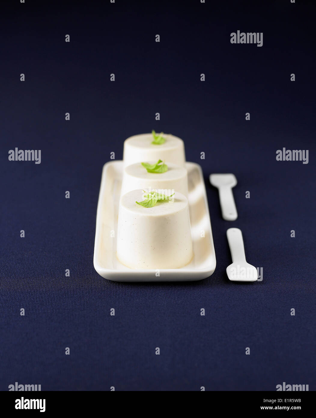 Panna cotta plain hi-res stock photography and images - Alamy