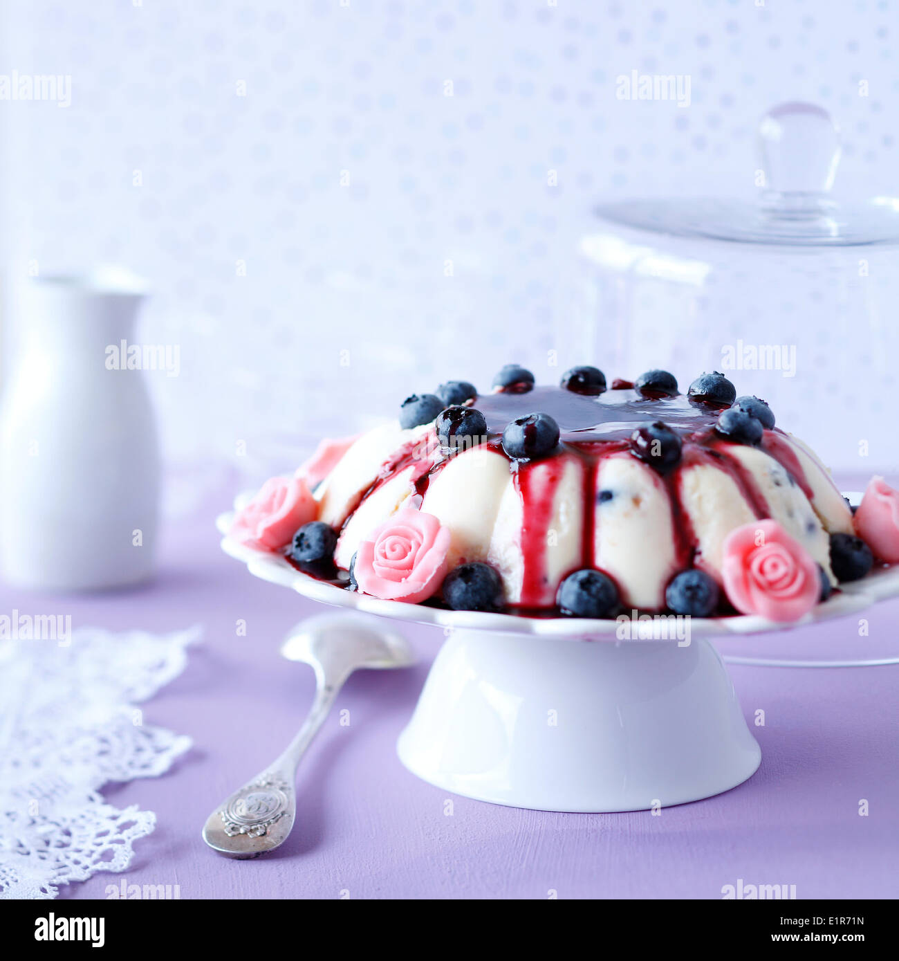 Entremets hi-res stock photography and images - Alamy