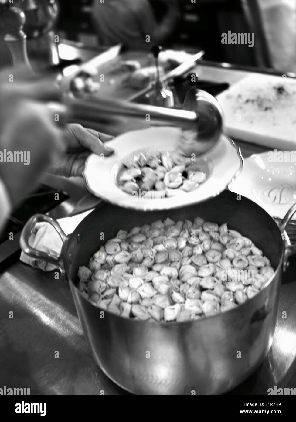 Large cooking pot hi-res stock photography and images - Alamy