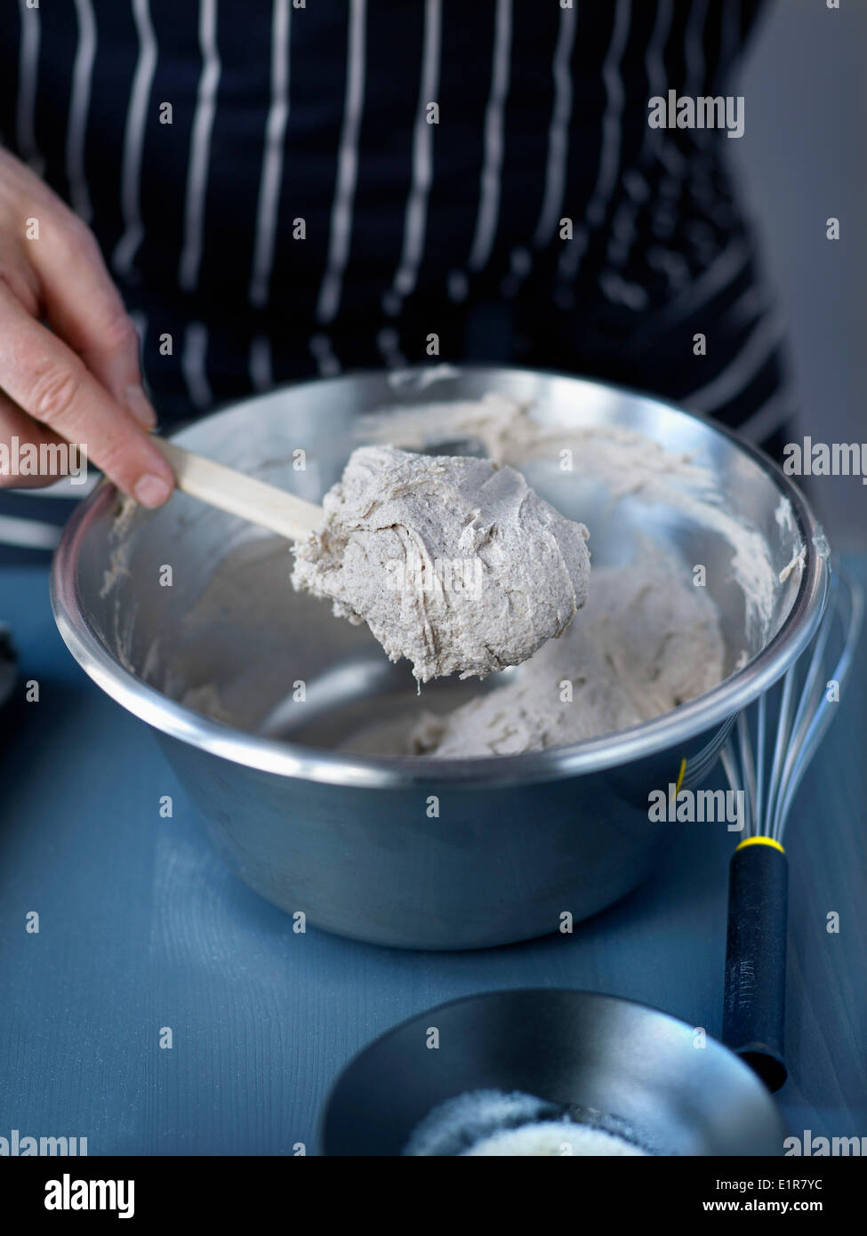 Flour and water hi-res stock photography and images - Alamy