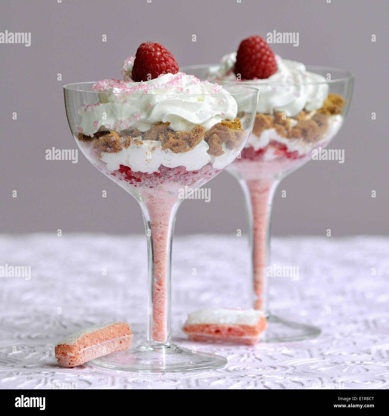 Summer fruit trifle hi-res stock photography and images - Alamy