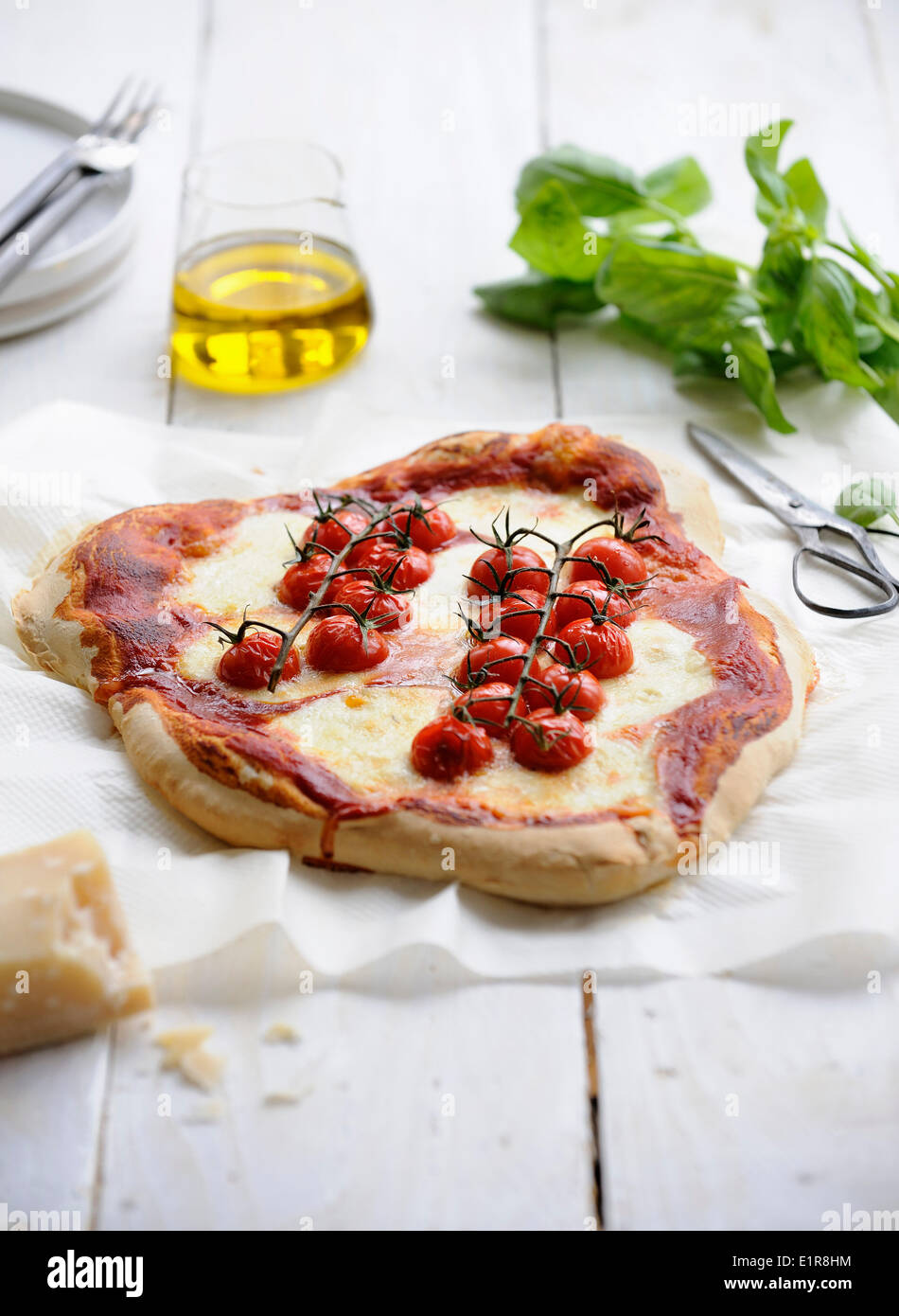 Cheap pizza hi-res stock photography and images - Alamy