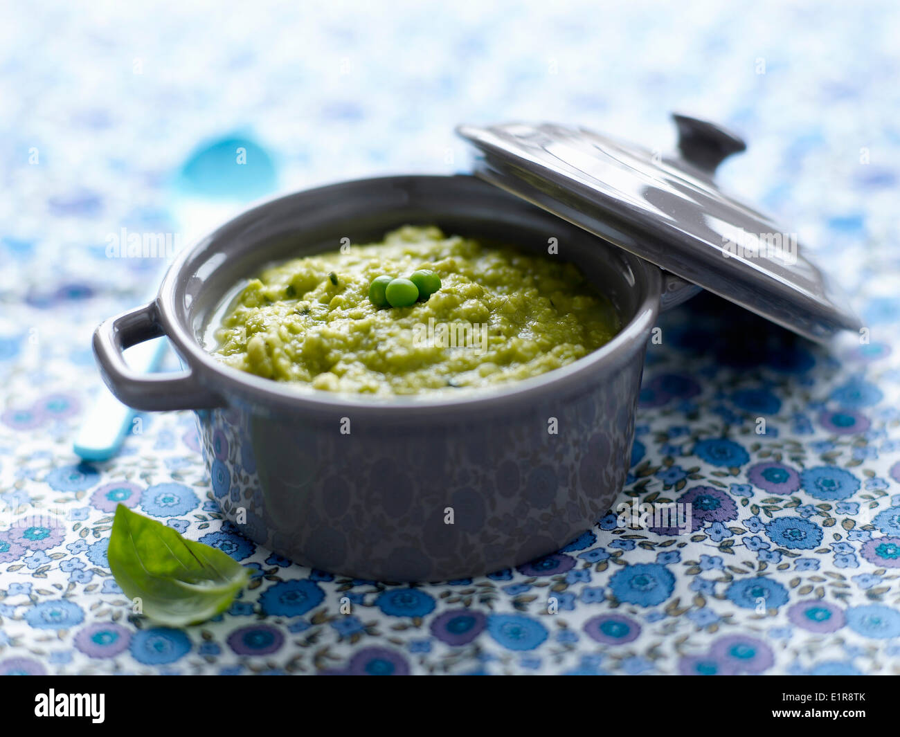 Mashed pea hi-res stock photography and images - Alamy