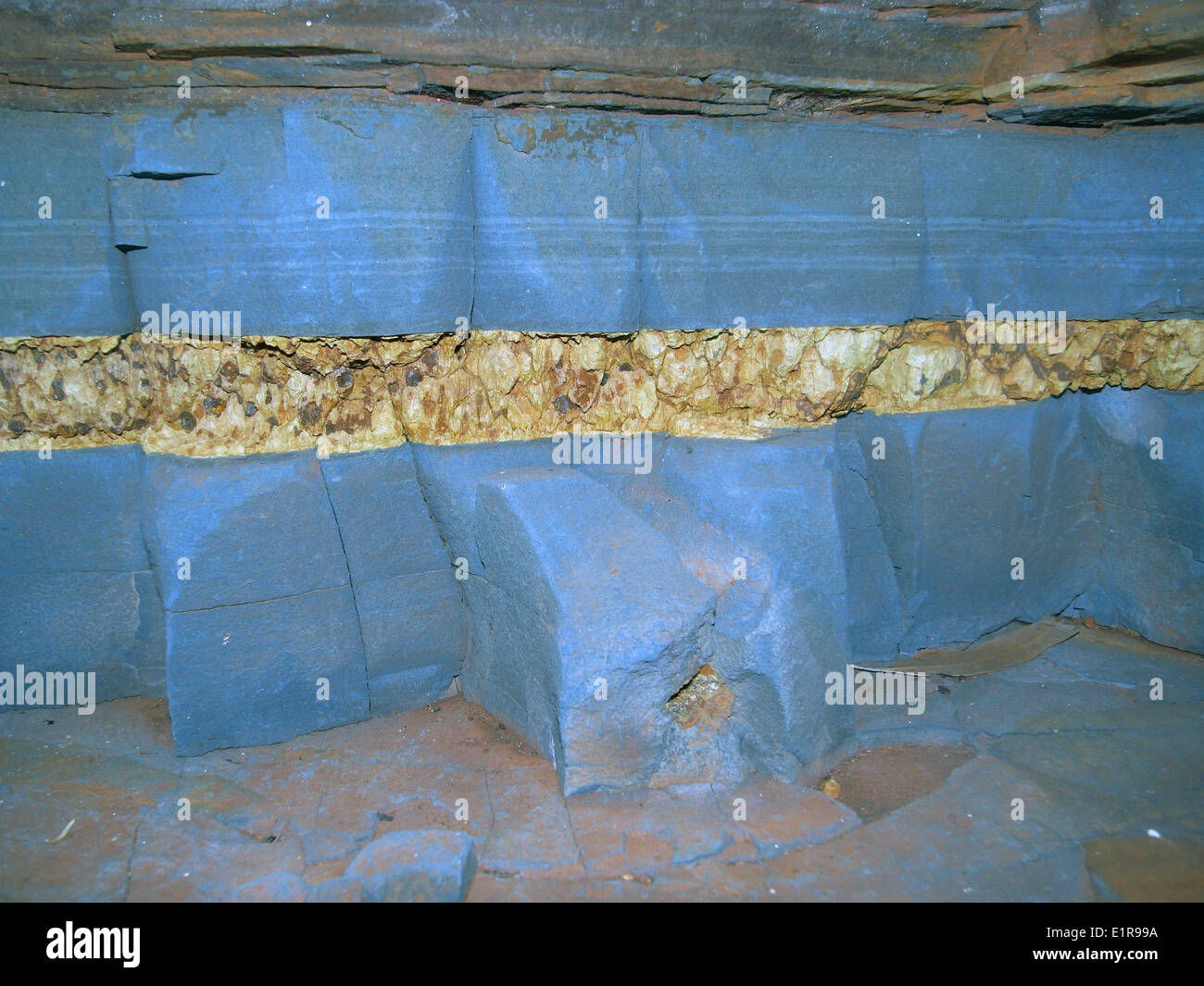 Blue layers in banded ironstone rocks, Circular Pool, Dales Gorge ...