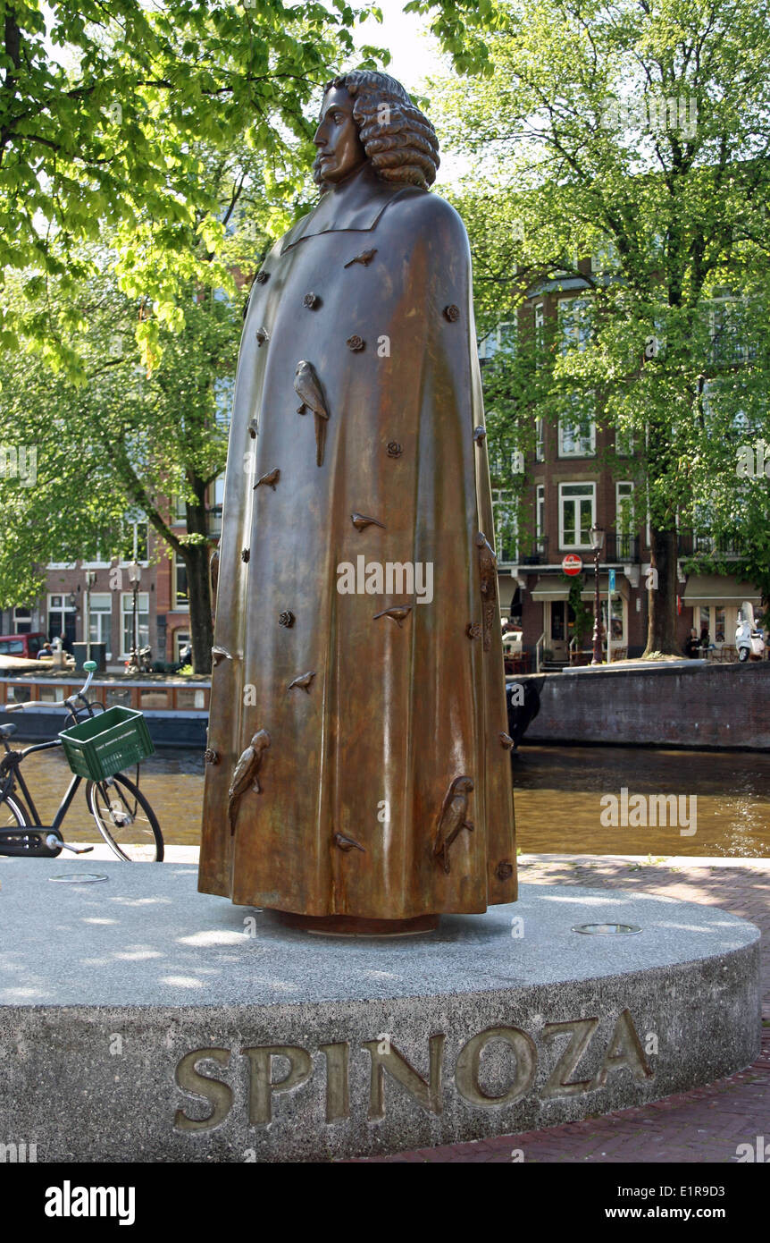 Spinoza statue amsterdam hi-res stock photography and images - Alamy