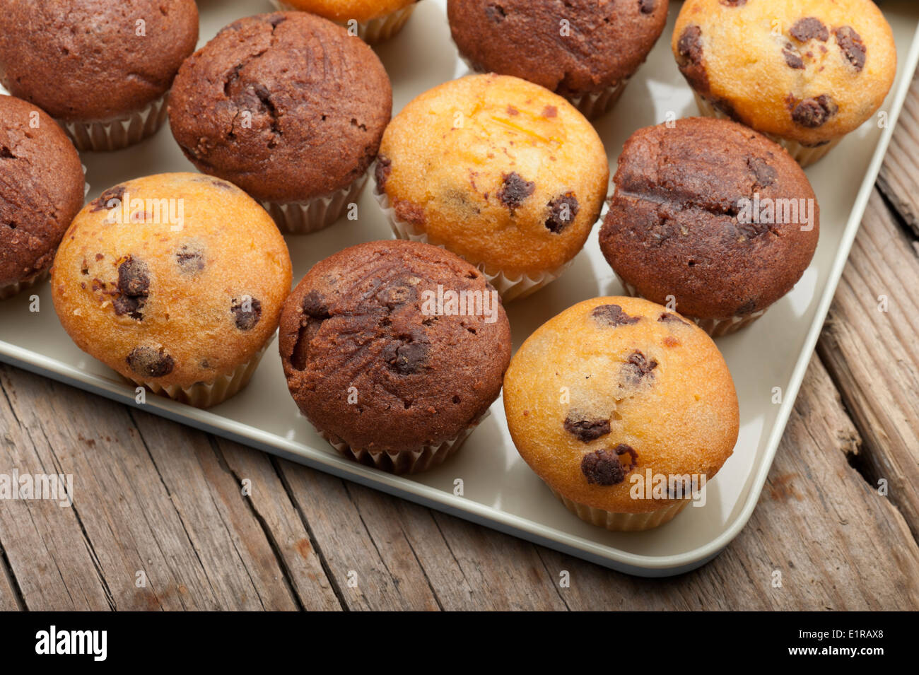 Muffins on tray hi-res stock photography and images - Alamy