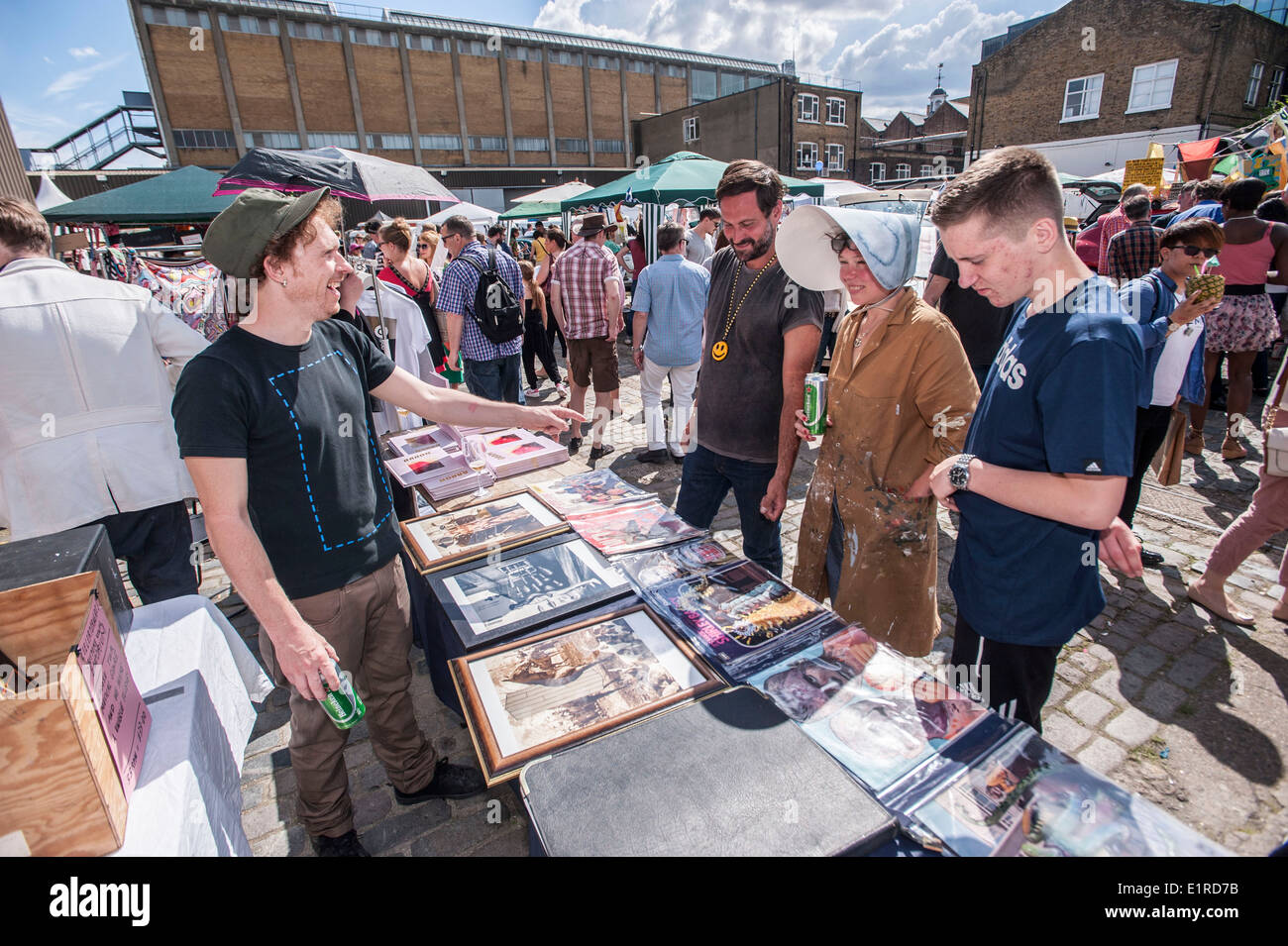 Boot fairs hi-res stock photography and images - Alamy