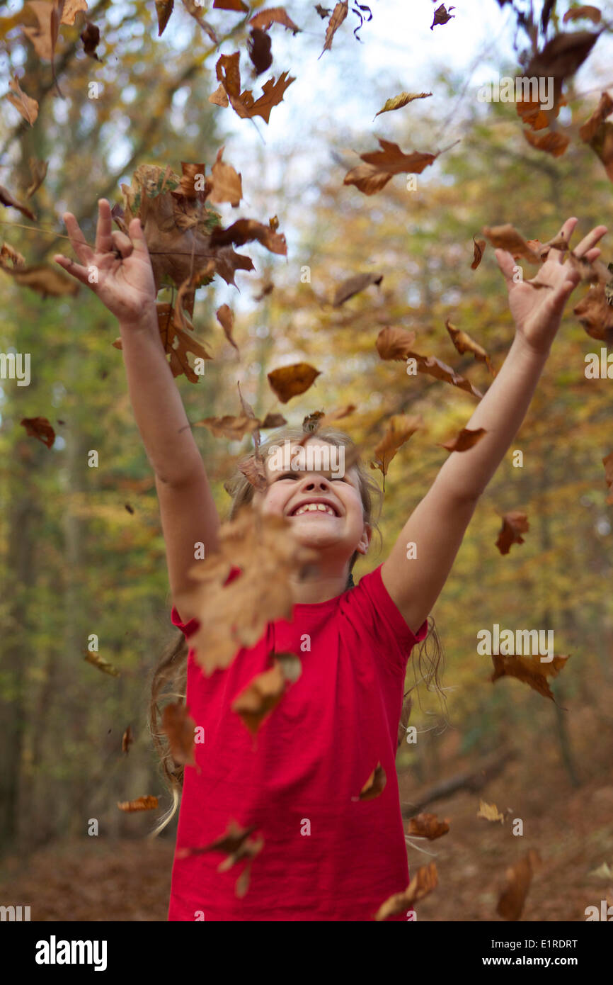 Girl throws hi-res stock photography and images - Alamy