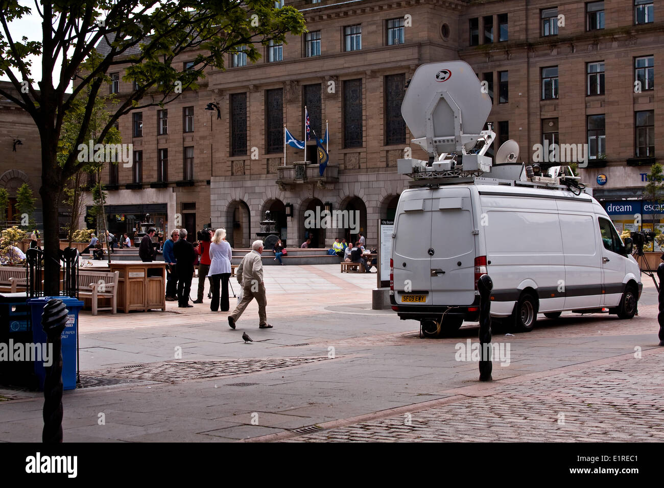 Scottish tv presenter hi-res stock photography and images - Alamy