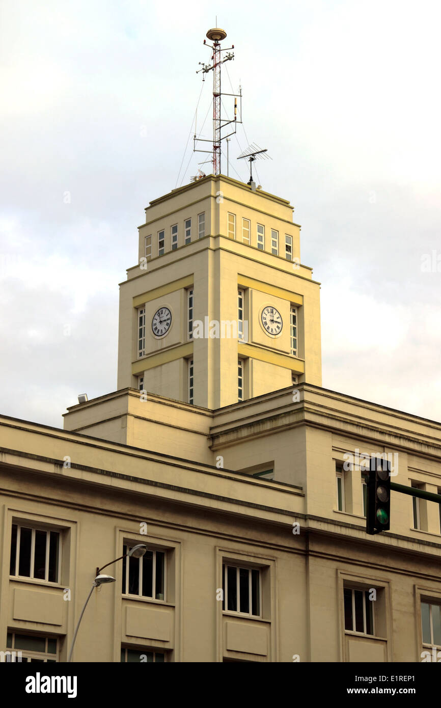 Art deco style clock tower hi-res stock photography and images - Alamy