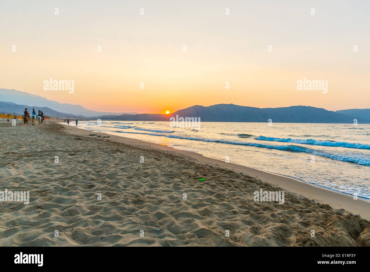 Beach on sunset in village Kavros in Crete island, Greece. Magical ...