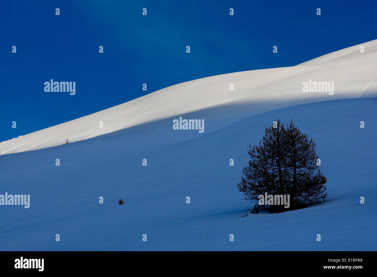 Snow on hill slope hi-res stock photography and images - Alamy