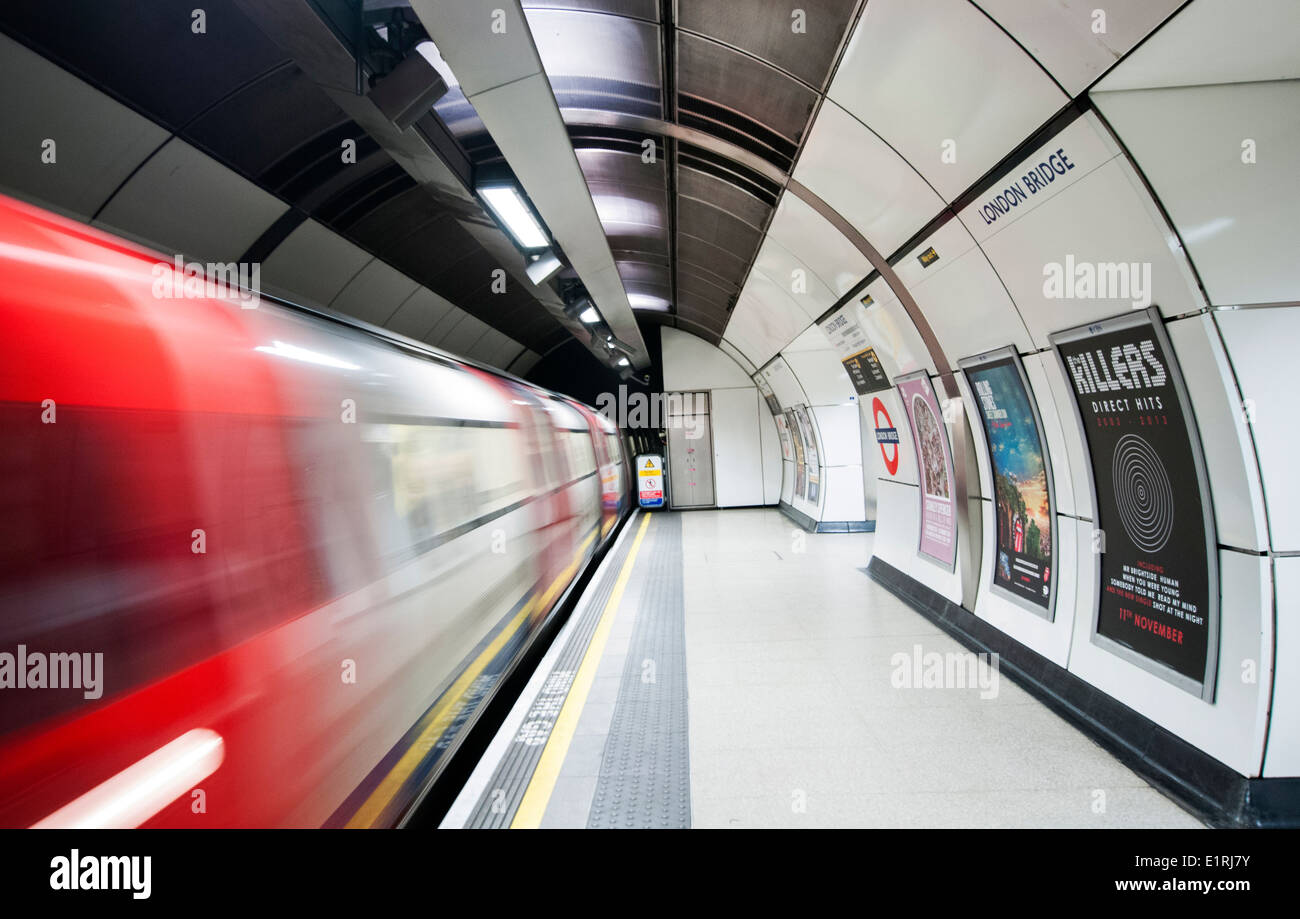London Bridge Station on the London Underground, England UK Stock Photo ...