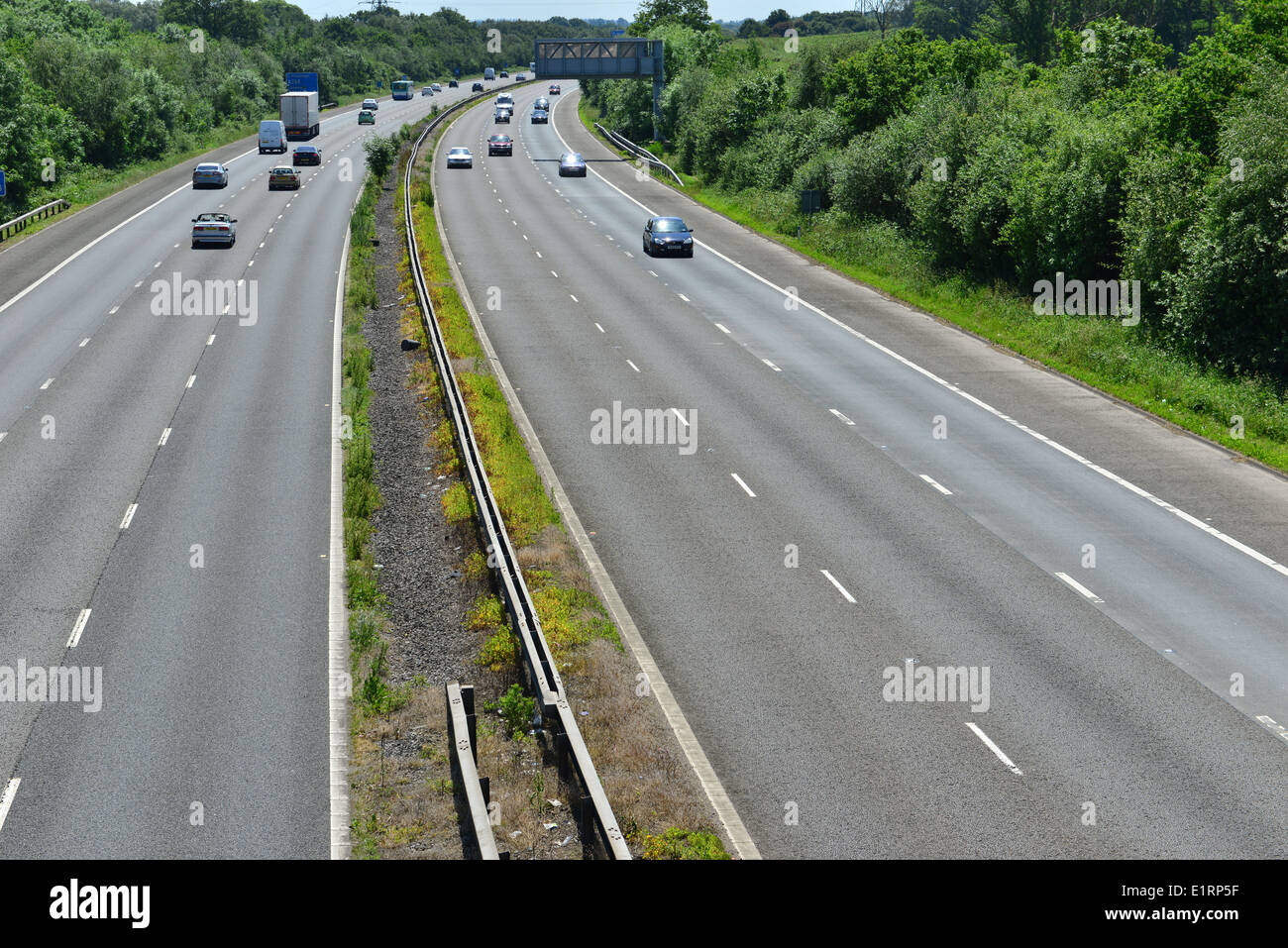 Gatwick airport motorway hi-res stock photography and images - Alamy