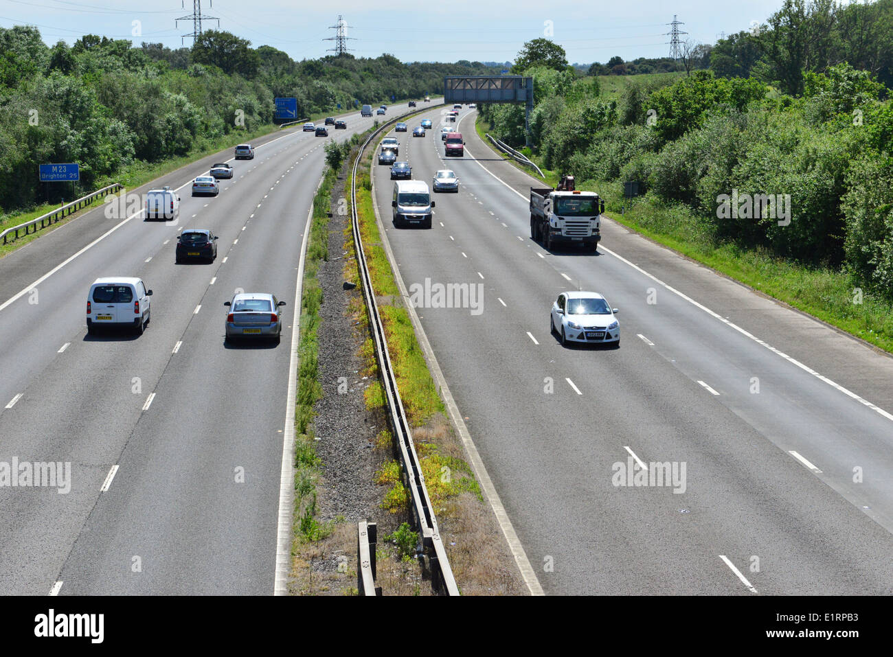Gatwick airport motorway hi-res stock photography and images - Alamy