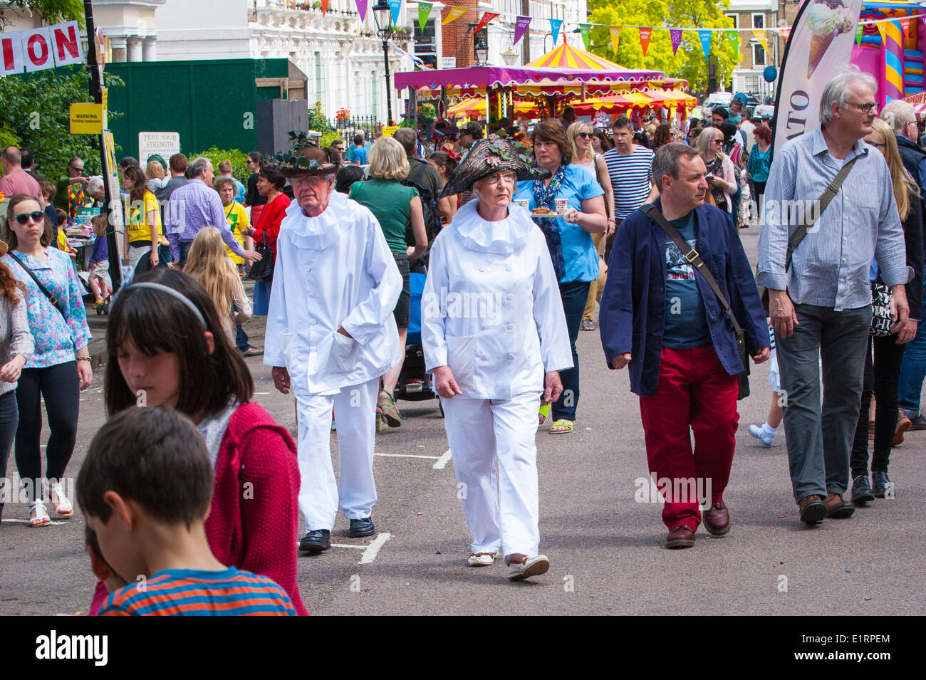 Crowd fayre fair fun hi-res stock photography and images - Alamy