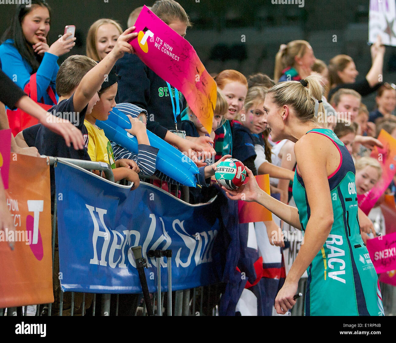 Netball semi final match hi-res stock photography and images - Alamy