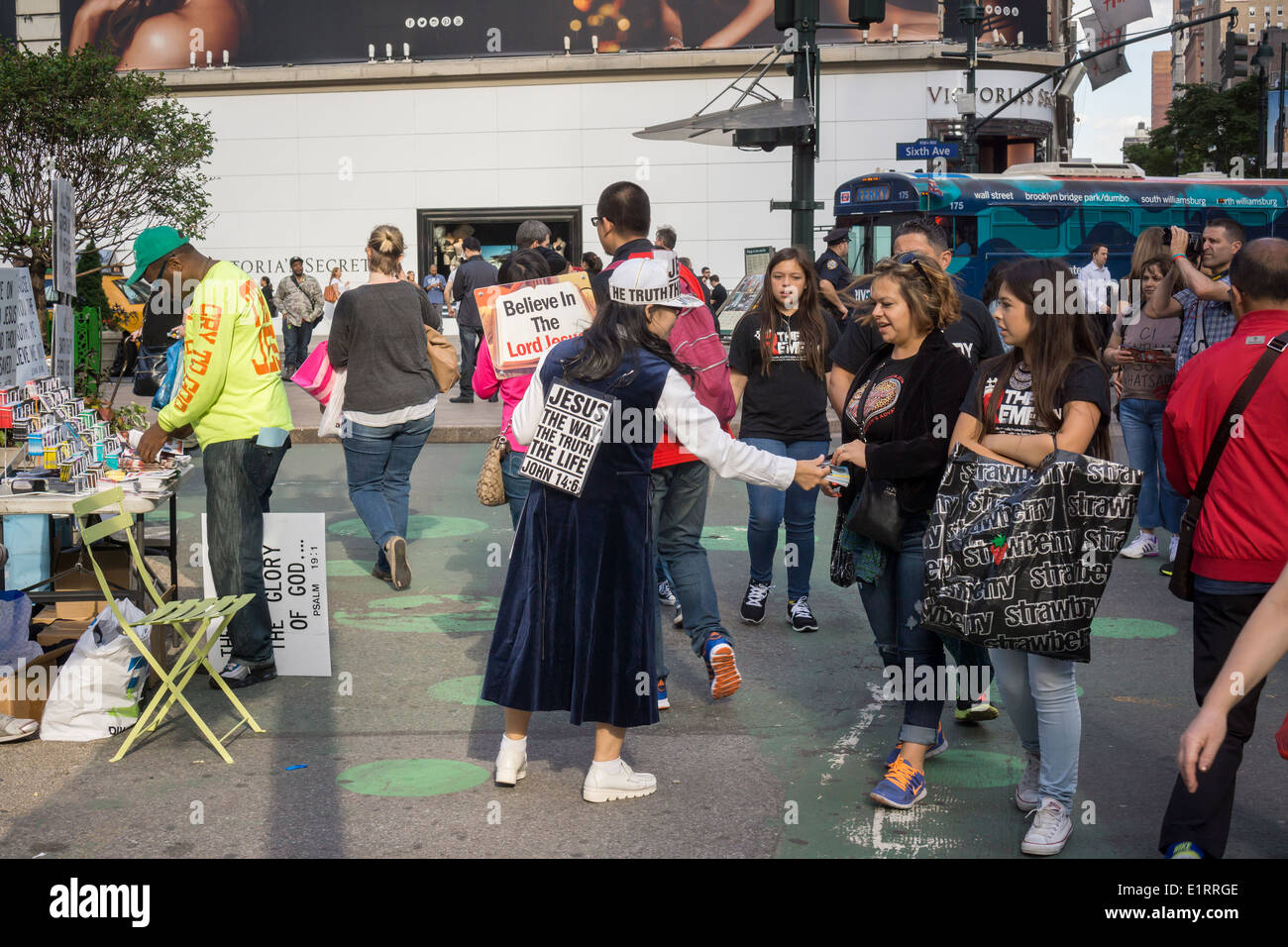 Proselytize High Resolution Stock Photography and Images - Alamy