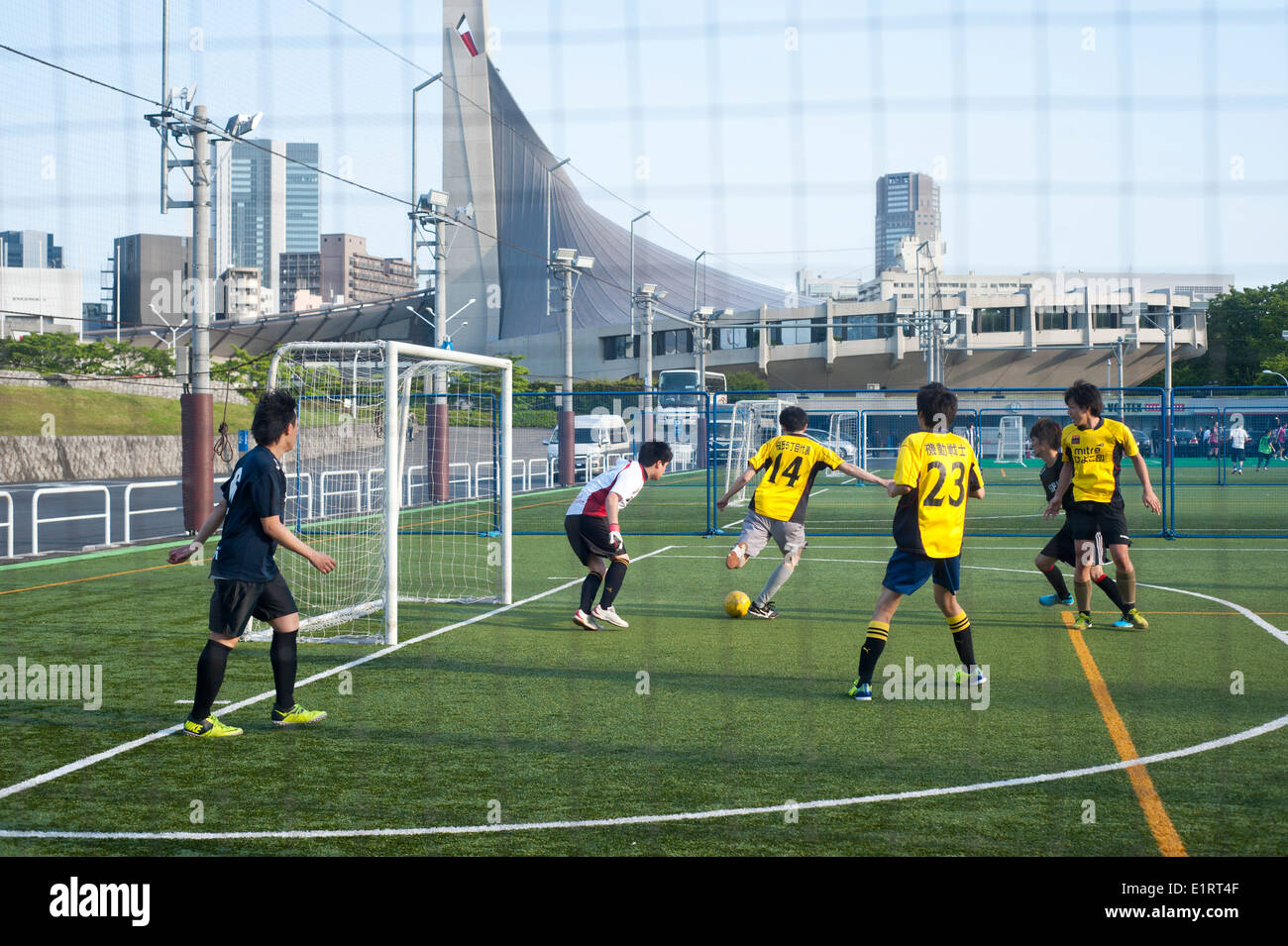 Tokyo Japan 2014 - Japanese teenagers playing football Stock Photo - Alamy