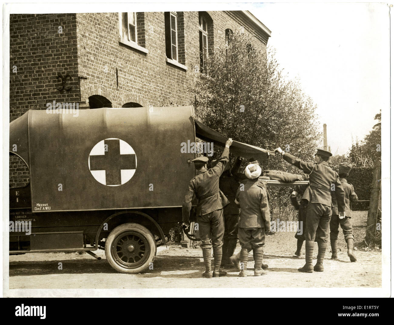 Ambulance in war world 2 hi-res stock photography and images - Alamy