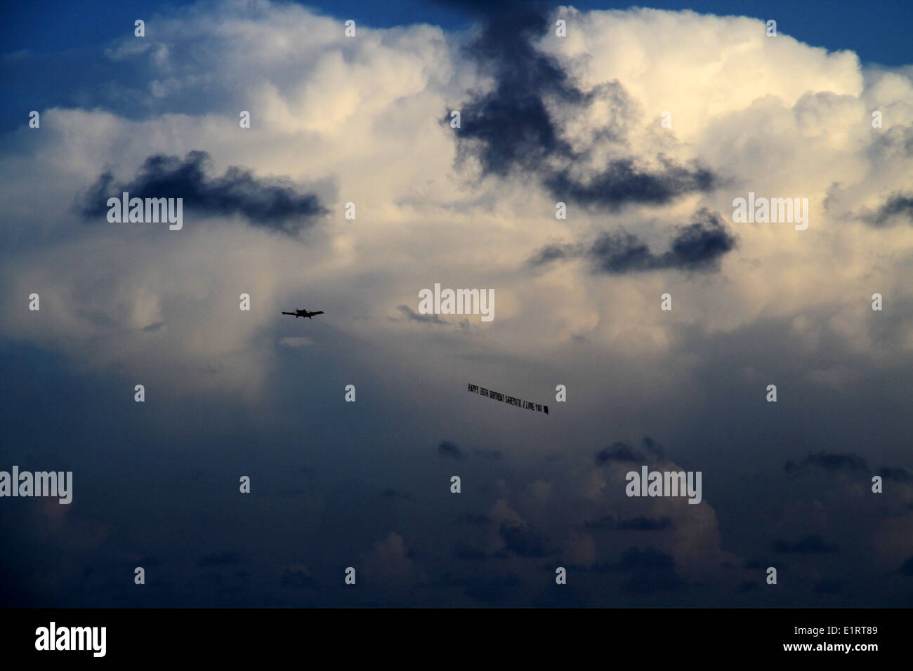 Dark gray white storm hi-res stock photography and images - Alamy