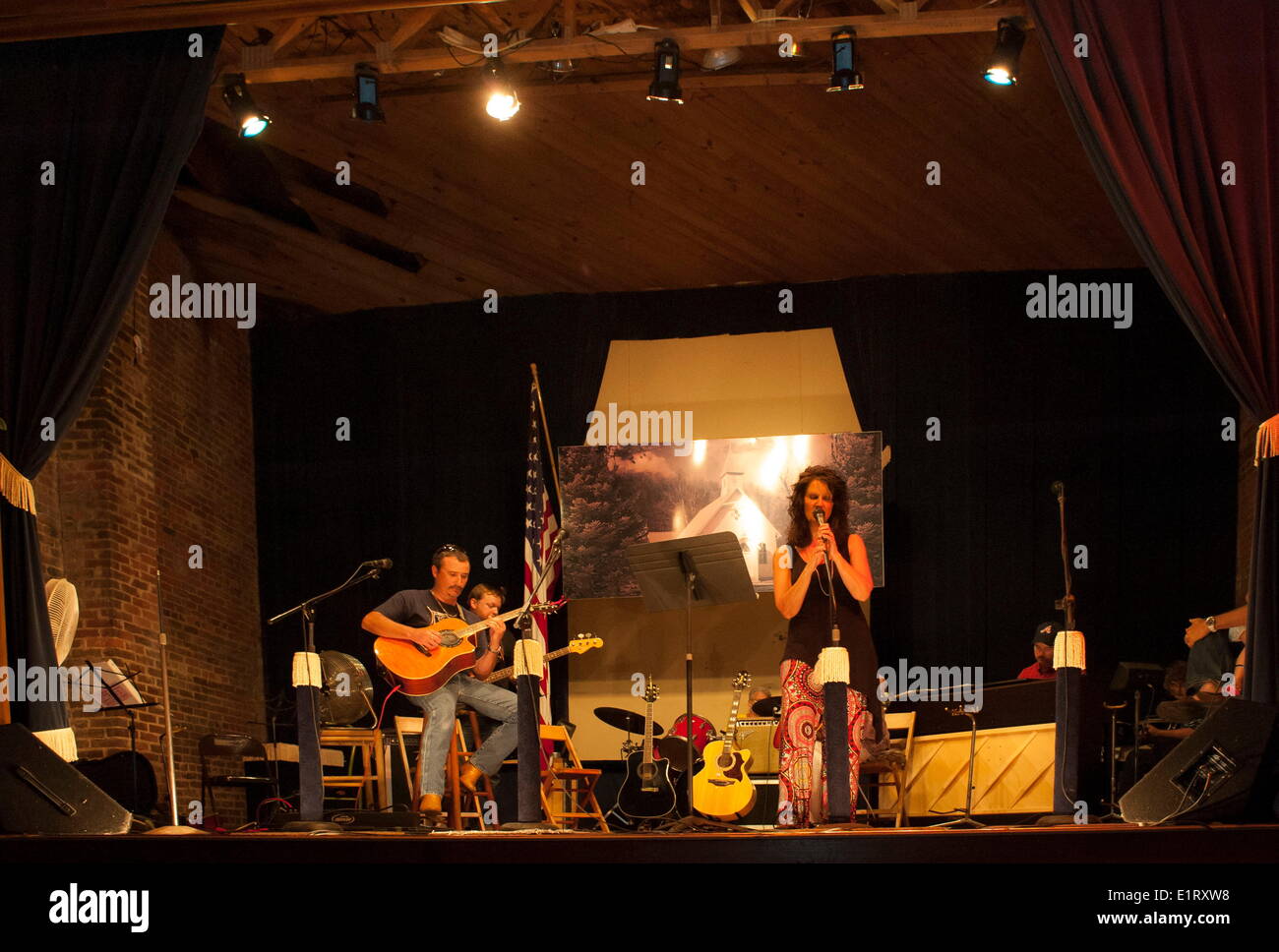 Vernon, Alabama, USA. 12th Feb, 2013. GRACE REEVES, co-owner with her ...