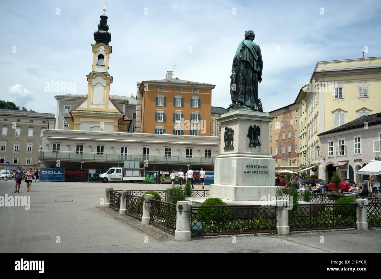 Statue of composer Mozart, Salzburg, Austria Stock Photo - Alamy