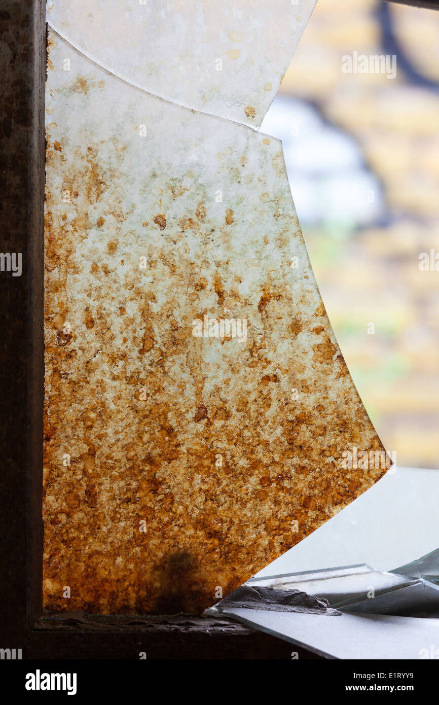 Broken dirty hi-res stock photography and images - Alamy