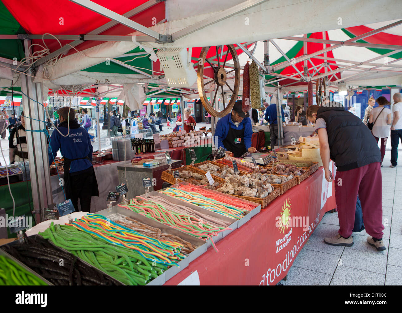 Cardiff outdoor market hi-res stock photography and images - Alamy