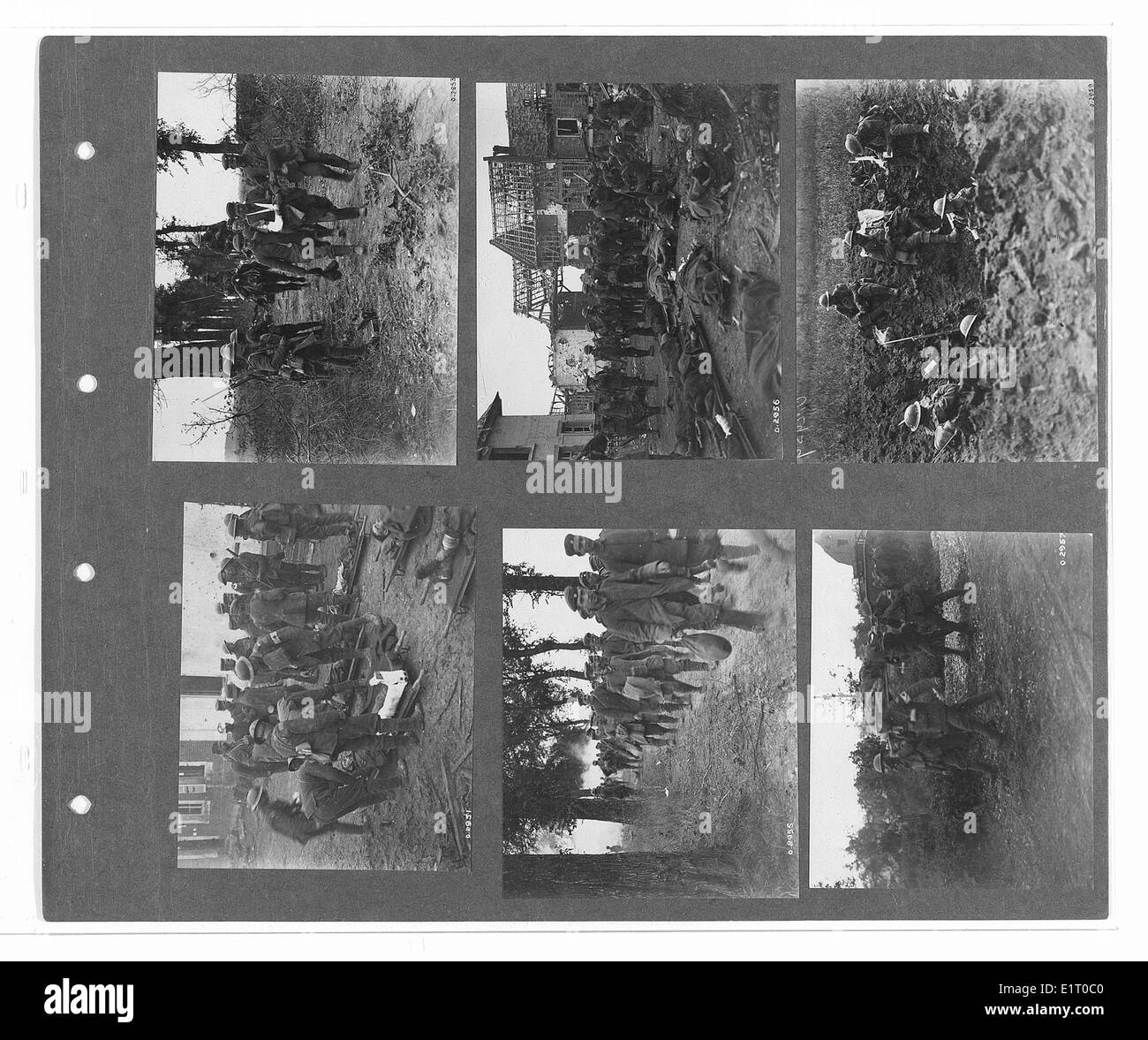 Soldiers in battlefield rifles Cut Out Stock Images & Pictures - Alamy