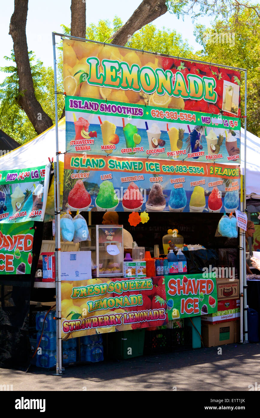 Stall selling drinks lemonade hi-res stock photography and images - Alamy