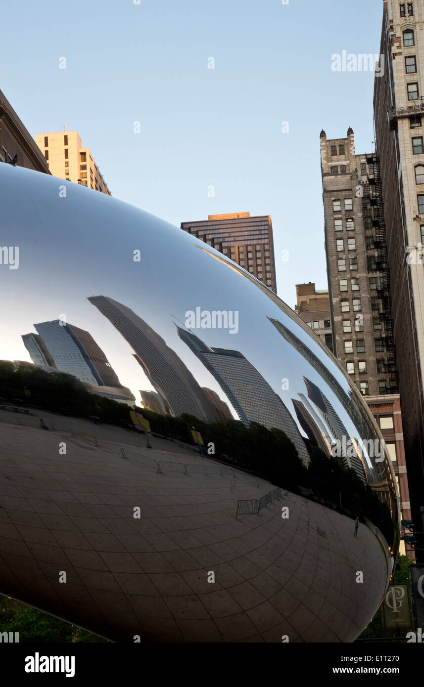 Chicago skyline at sunrise hi-res stock photography and images - Alamy