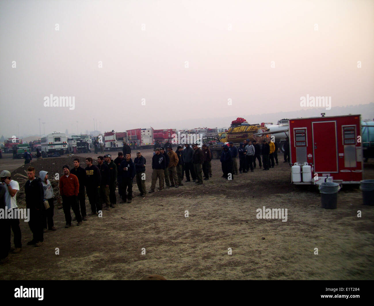 Chow line hi-res stock photography and images - Alamy
