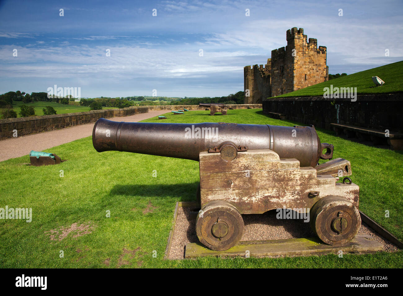 Castle gun terrace hi-res stock photography and images - Alamy