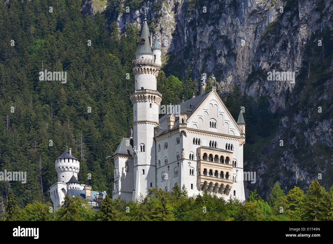 Romanesque mansion hi-res stock photography and images - Alamy