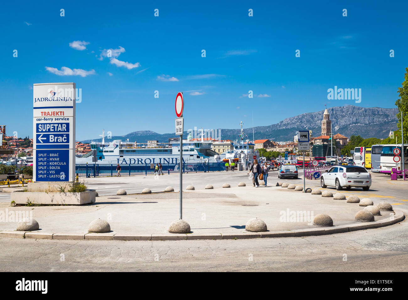 Split island ferry hi-res stock photography and images - Alamy