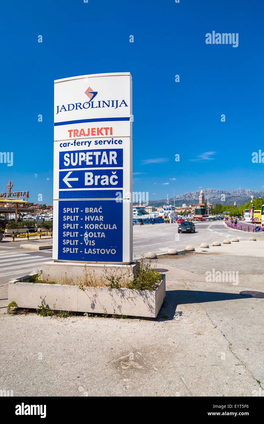 Split island ferry hi-res stock photography and images - Alamy