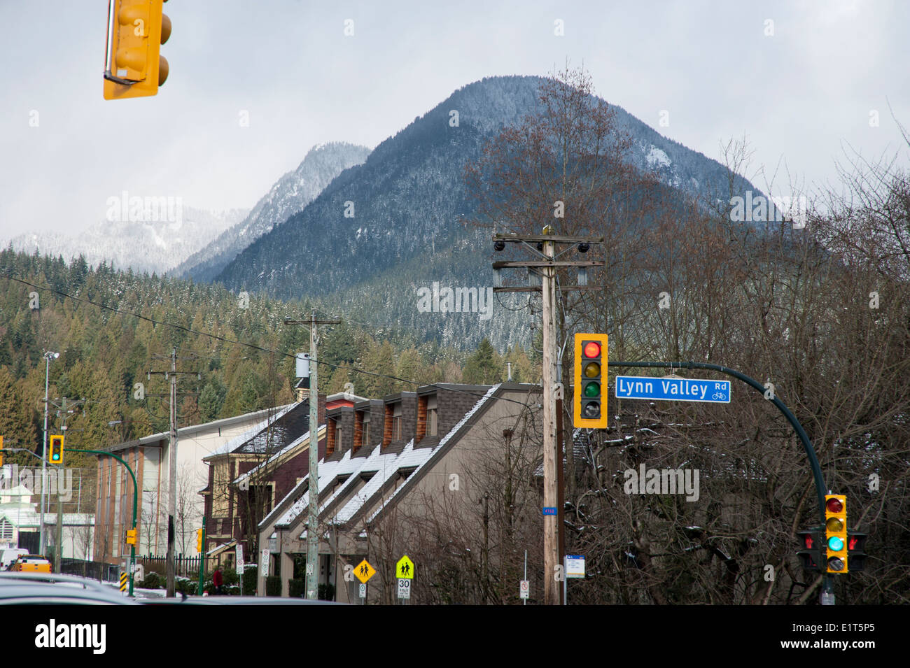 North shore mountains hi-res stock photography and images - Alamy