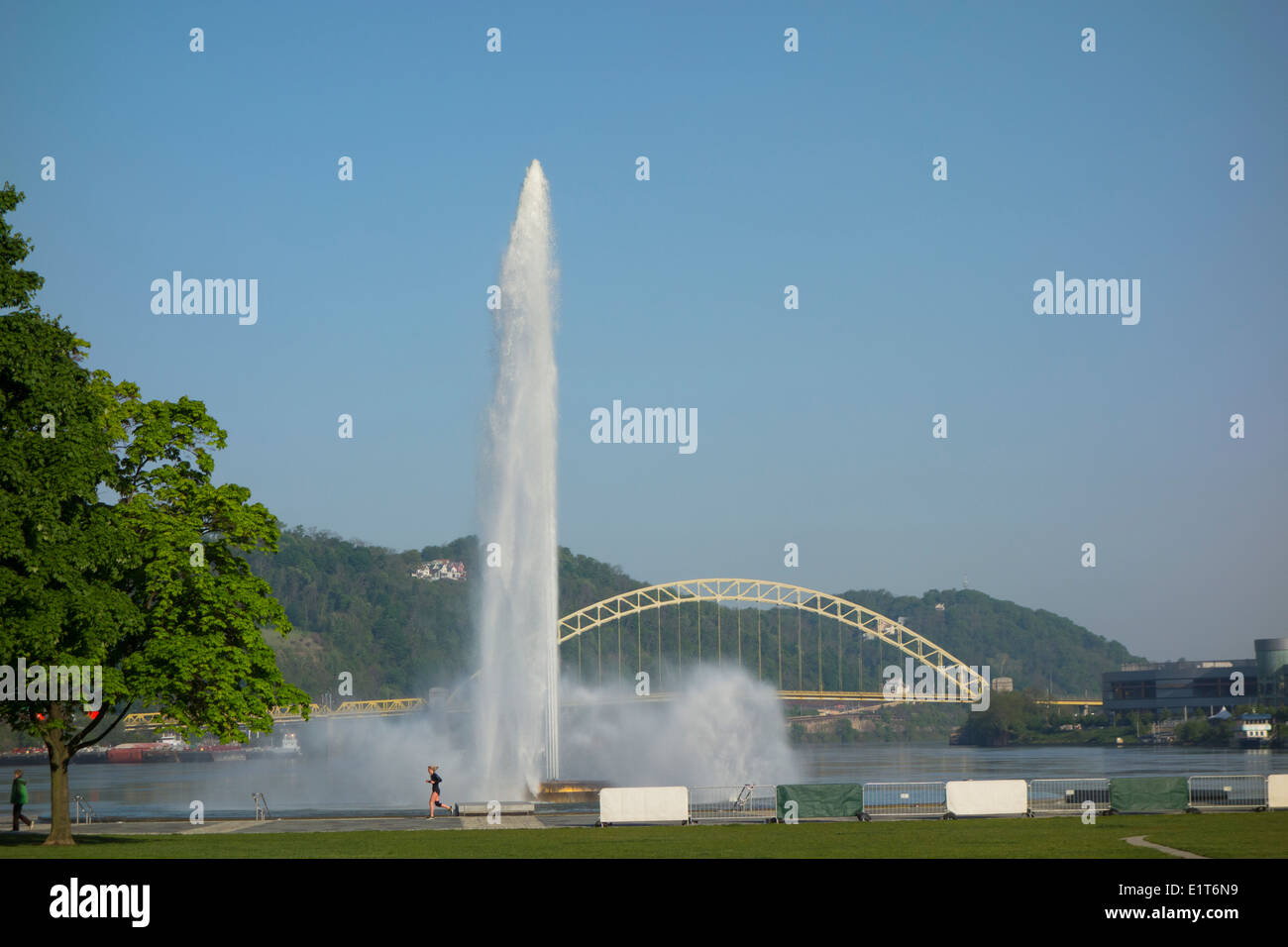 Fort Pitt park fountain in Pittsburgh PA Stock Photo - Alamy
