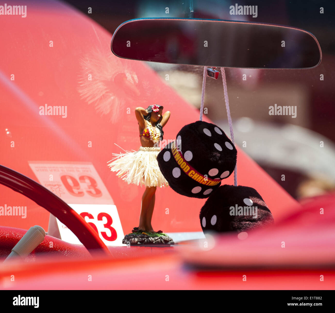 Hawaiian hula girl car High Resolution Stock Photography and Images - Alamy