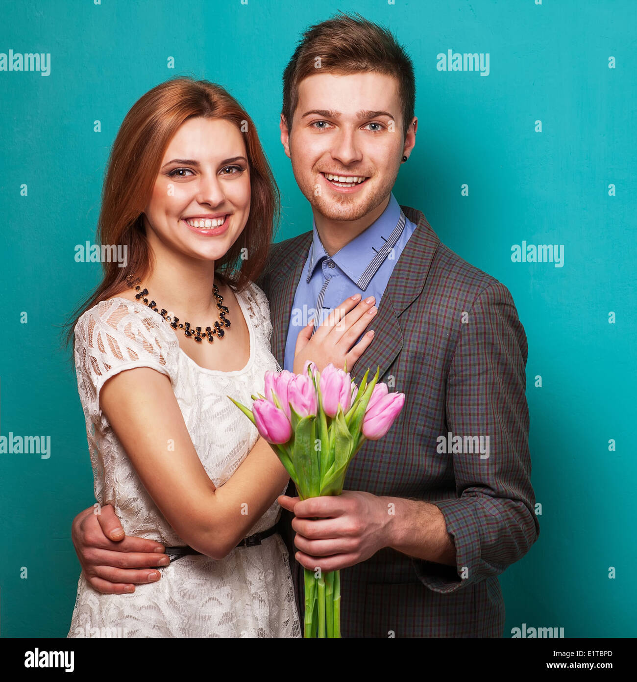 Couple with flowers hi-res stock photography and images - Alamy