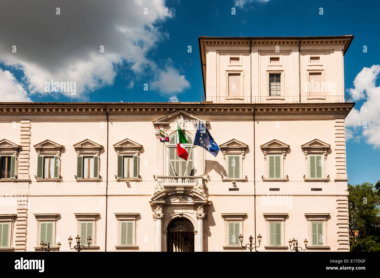 Quirinale building hi-res stock photography and images - Alamy