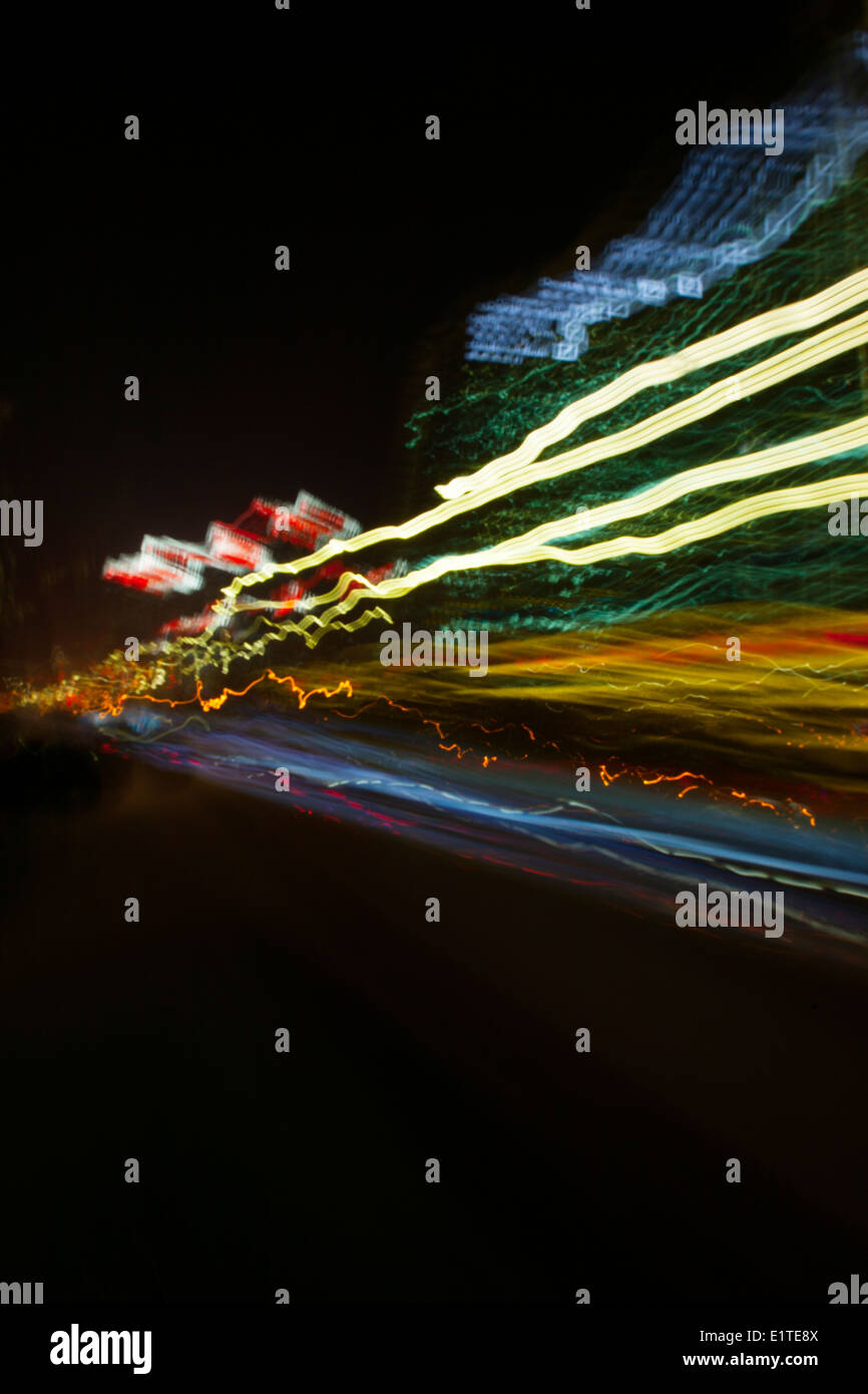 Vertical neon glowing motion light hi-res stock photography and images ...