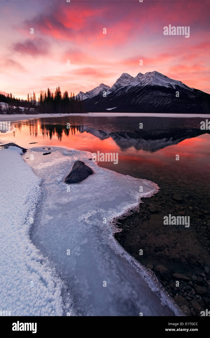 Sunrise at Spray Lake in Spray Valley Provincial Park in Kananaskis ...