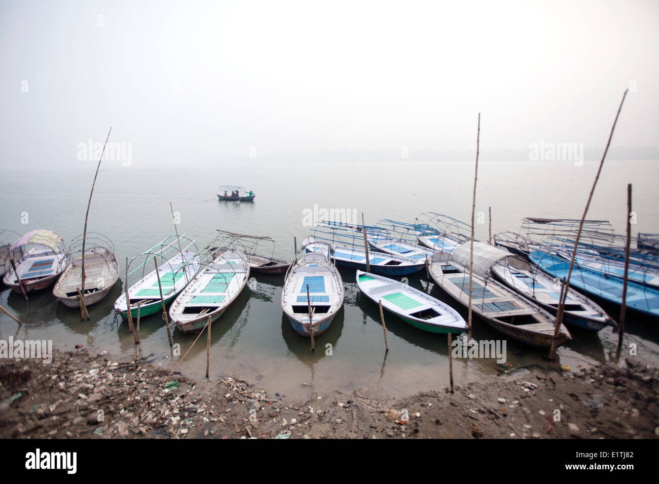 Sacred union of the rivers Ganges, Yamuna and Saraswati in Allahabad ...